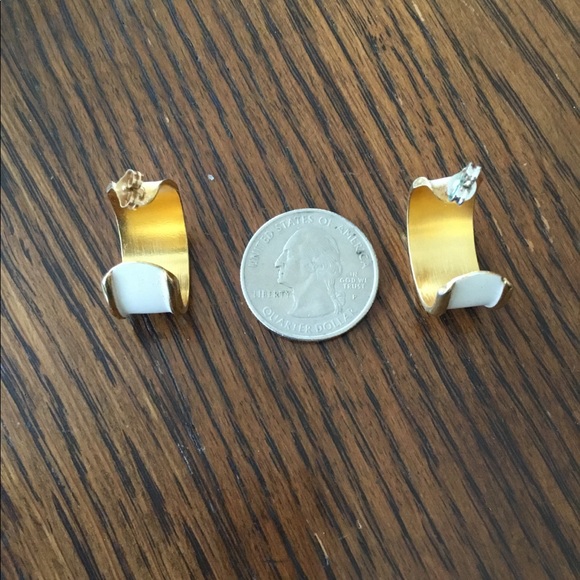 Vintage | Jewelry | Vintage Gold Toned Summer White Enamel Hug Hoops ...